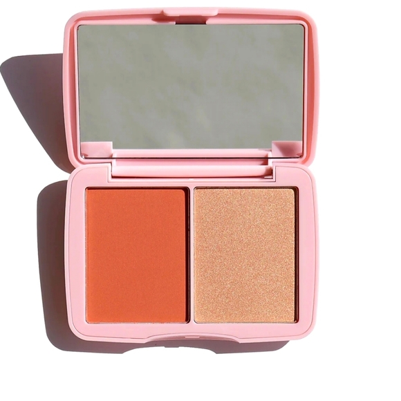 DOUBLE DIPPER | Makeup | Double Dipper Color Duo Is A Butterysoft ...